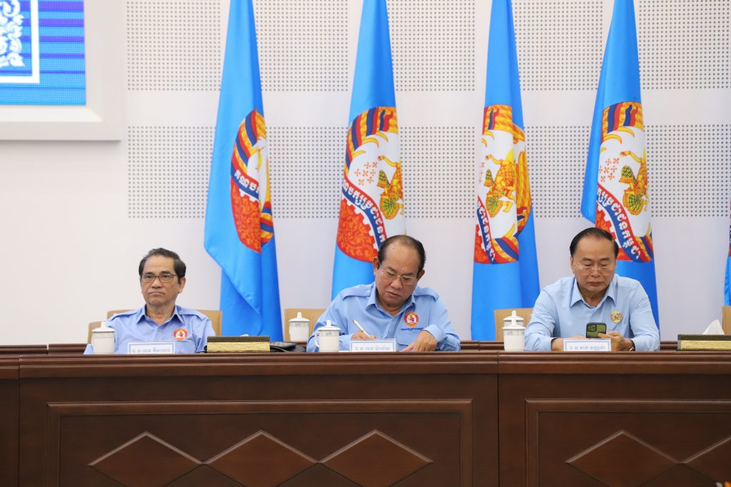 ឯកឧត្តម សាយ សំអាល់ ៖ កំពង់ផែស្វយ័តខេត្តព្រះសីហនុ ប្រៀបបានជា «ម៉ាស៊ីន ...