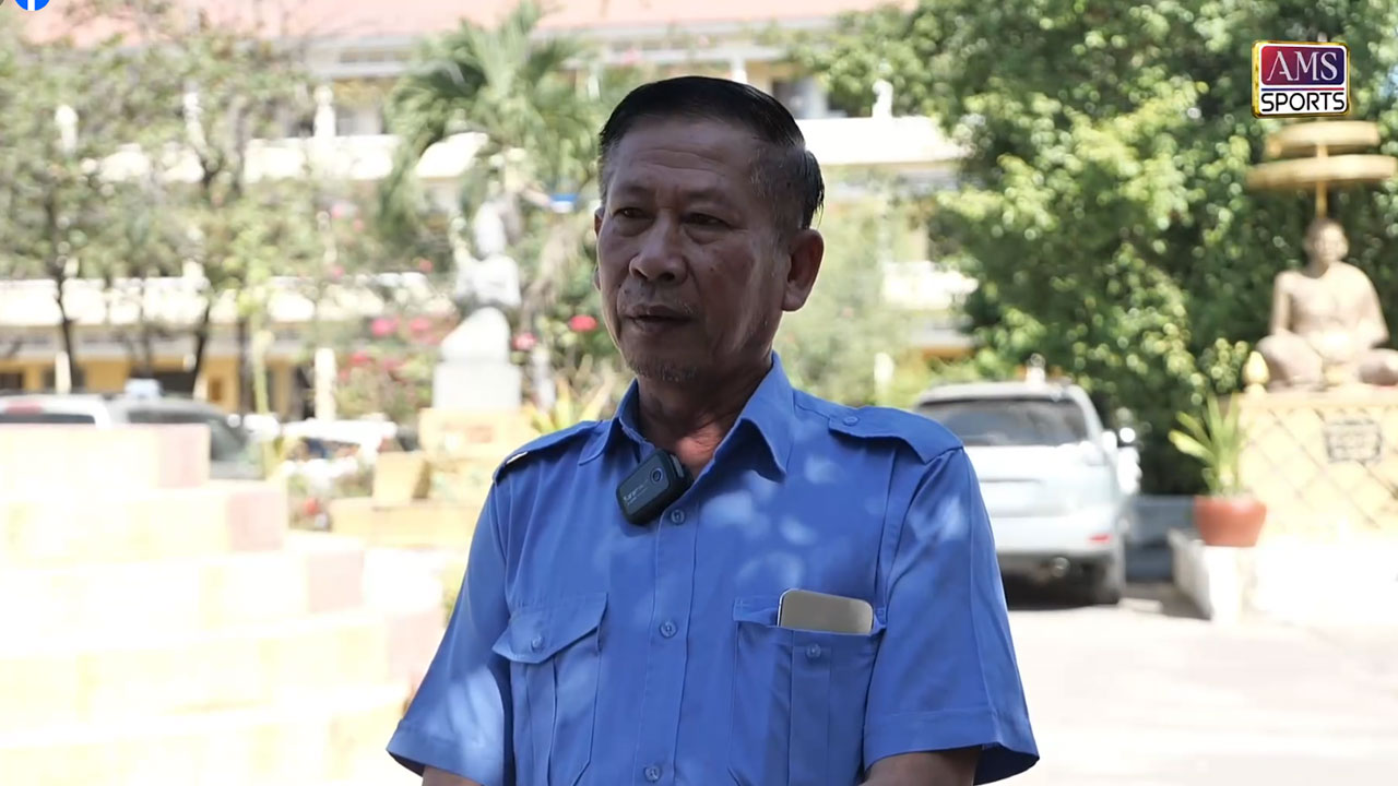 ចូលនិវត្តន៍បានមួយថ្ងៃ ក្រុមវិទ្យាល័យឥន្ទ្រទេវីលើកពាន AIA ជើងឯកវិទ្យាល័យ - AMS Sports