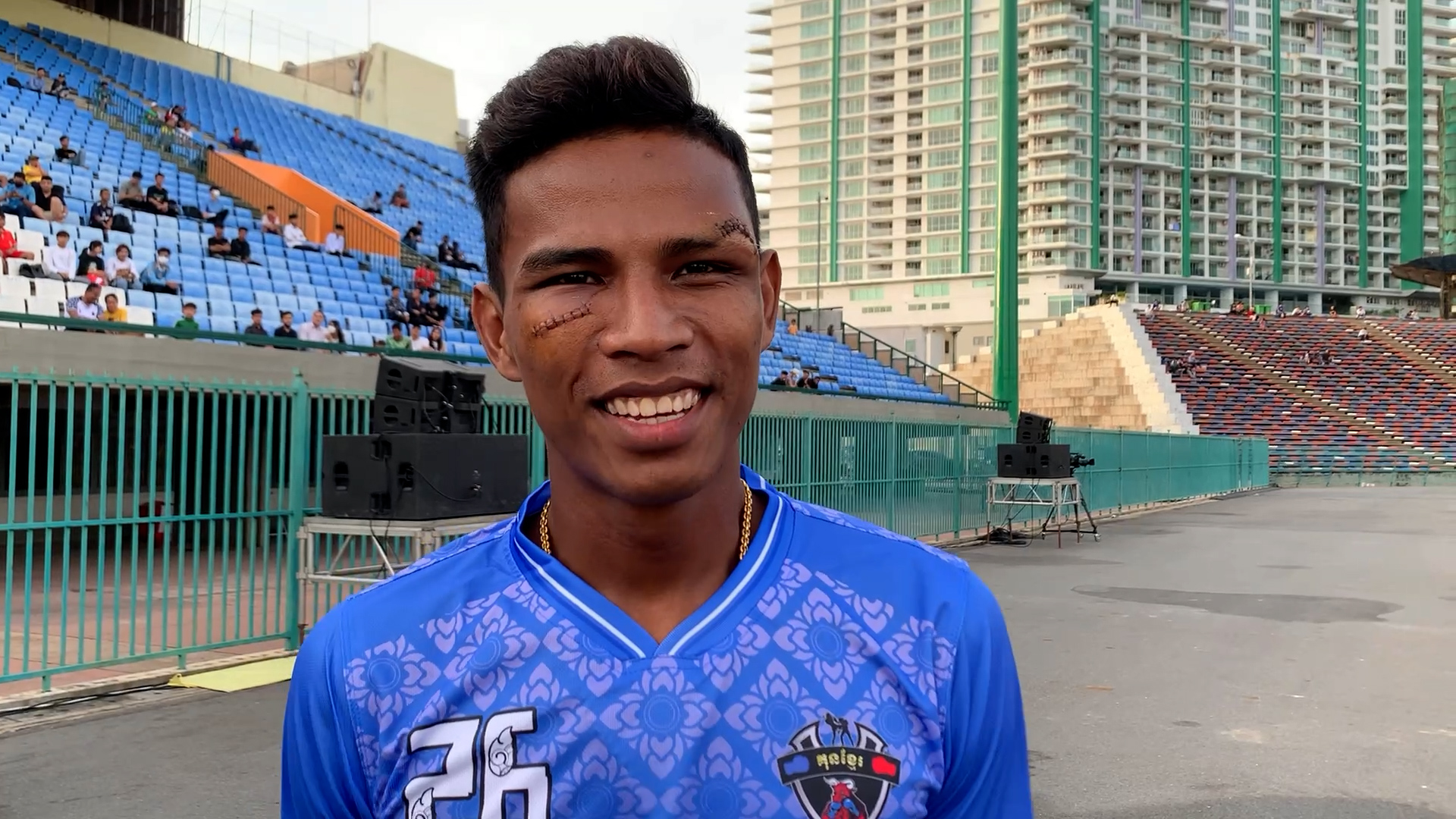 អីយាស់! ឈឿន ល្វៃ ដេរ២៣ថ្នេរ ...