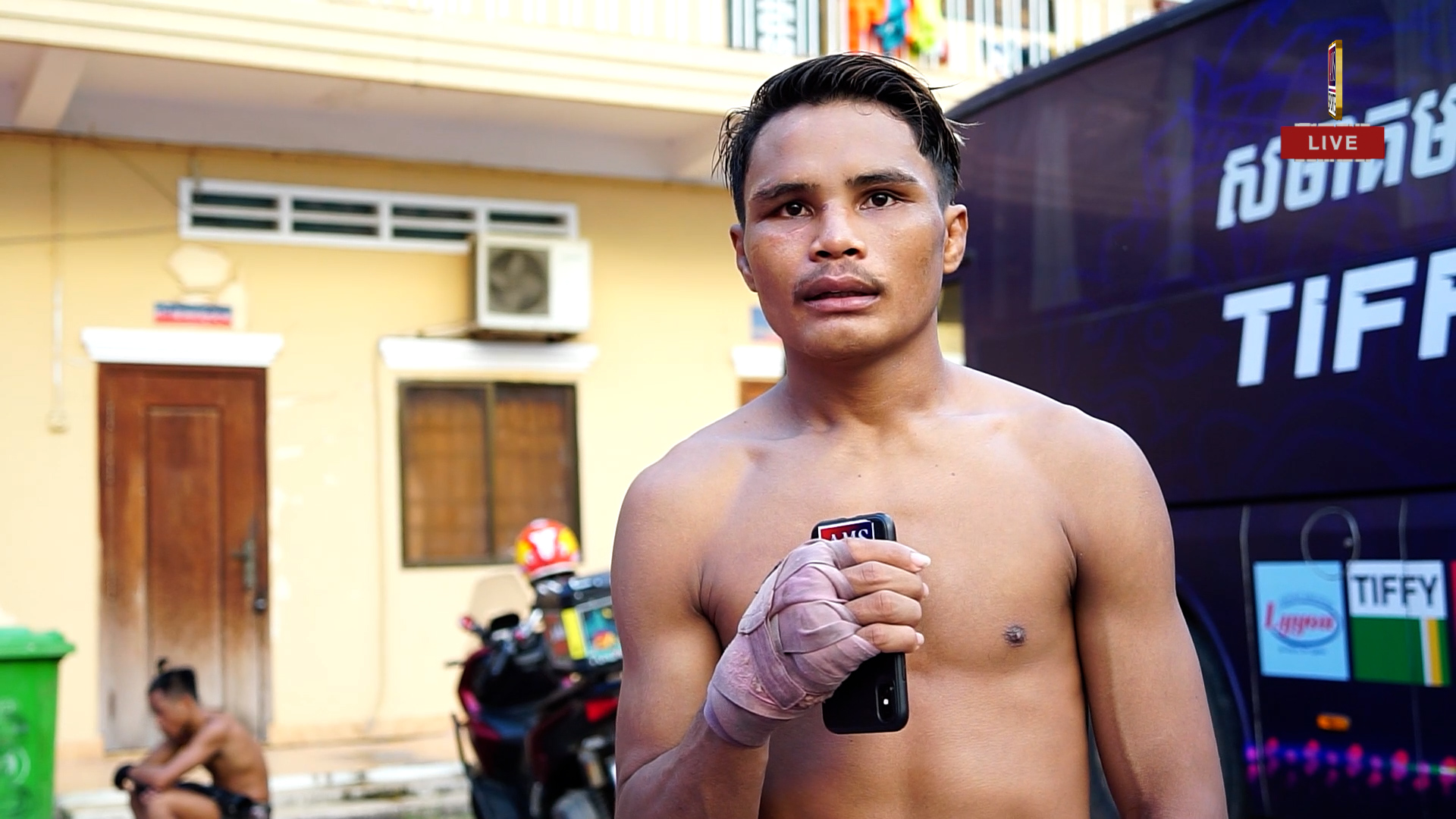 ធន់ វណ្ណា មិនដែលទទូចចង់ជួបទេ តែថាបើគេរៀបចំនឹងសាក ពេជ្រ សម្បត្តិ - AMS ...