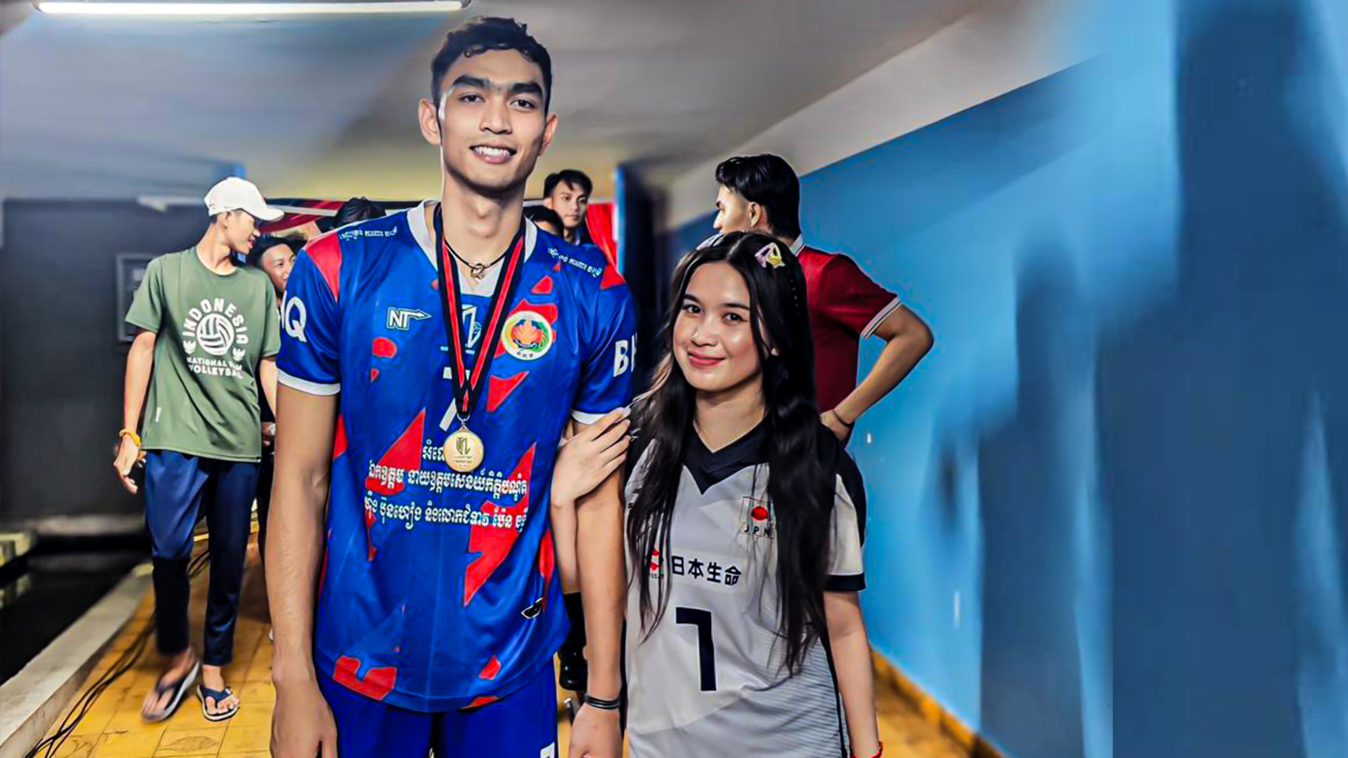 កីឡាករបាល់ទះសង្ហាៗ បានទាក់ចិត្តអ្នកគាំទ្រជានារីៗជាច្រើនមកទស្សនាផ្ទាល់ - AMS Sports